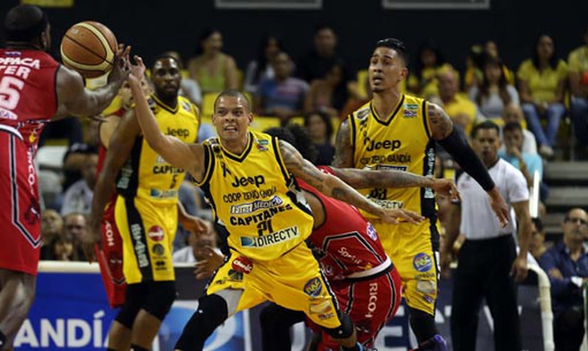 Los Capitanes se llevan el primero - Primera Hora