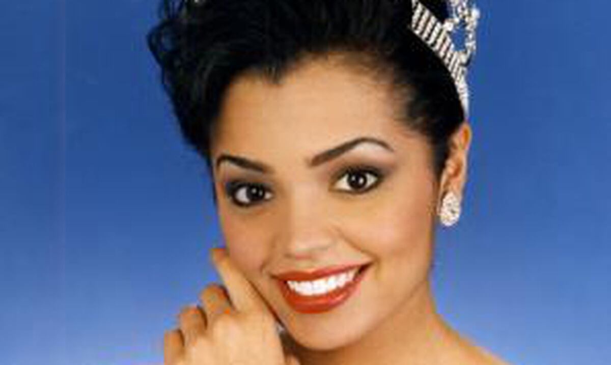 Muere de cancer Chelsi Smith, Miss Universo 1995 - Primera Hora