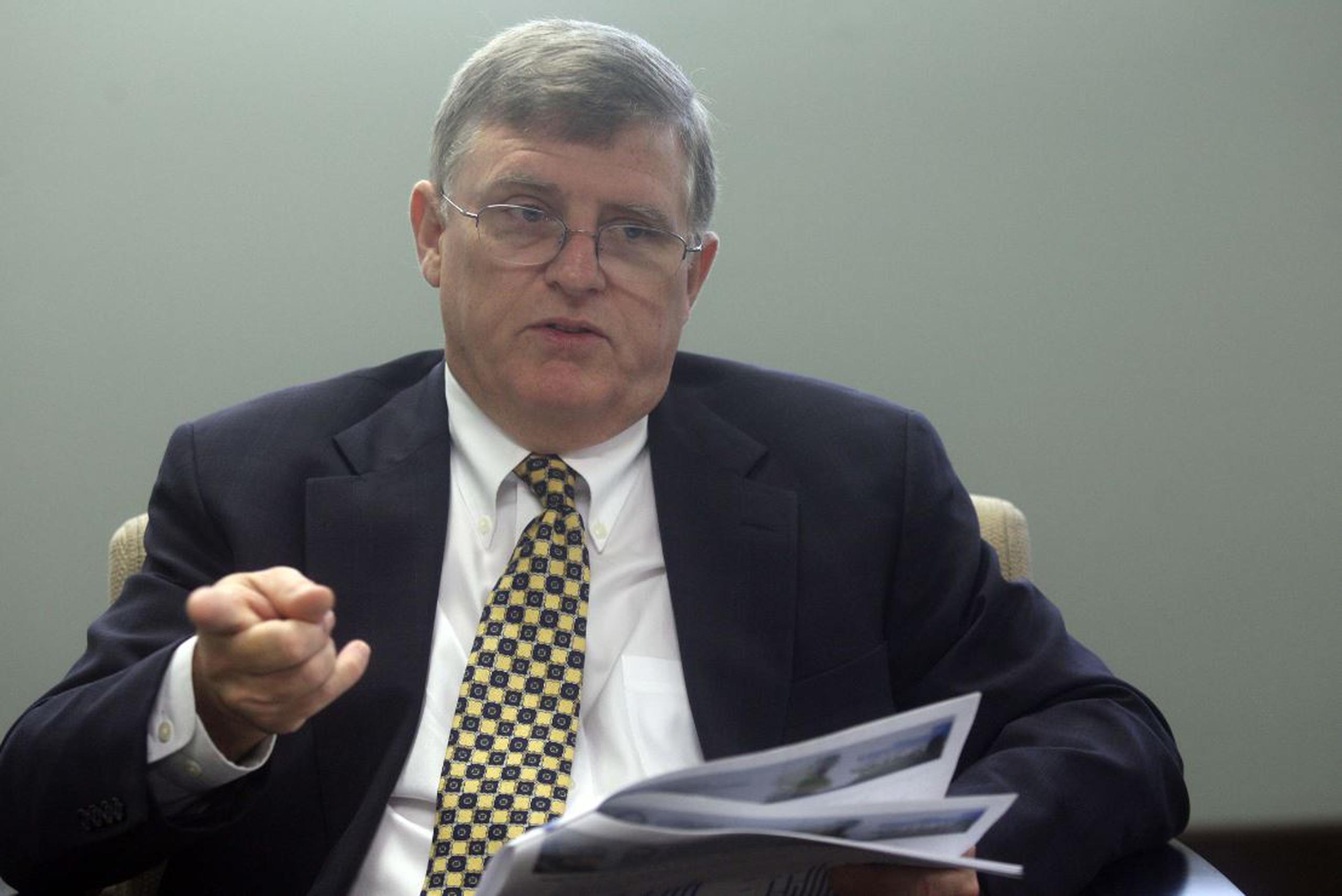 Renuncia el Comisionado de la Oficina de Instituciones Financieras ...