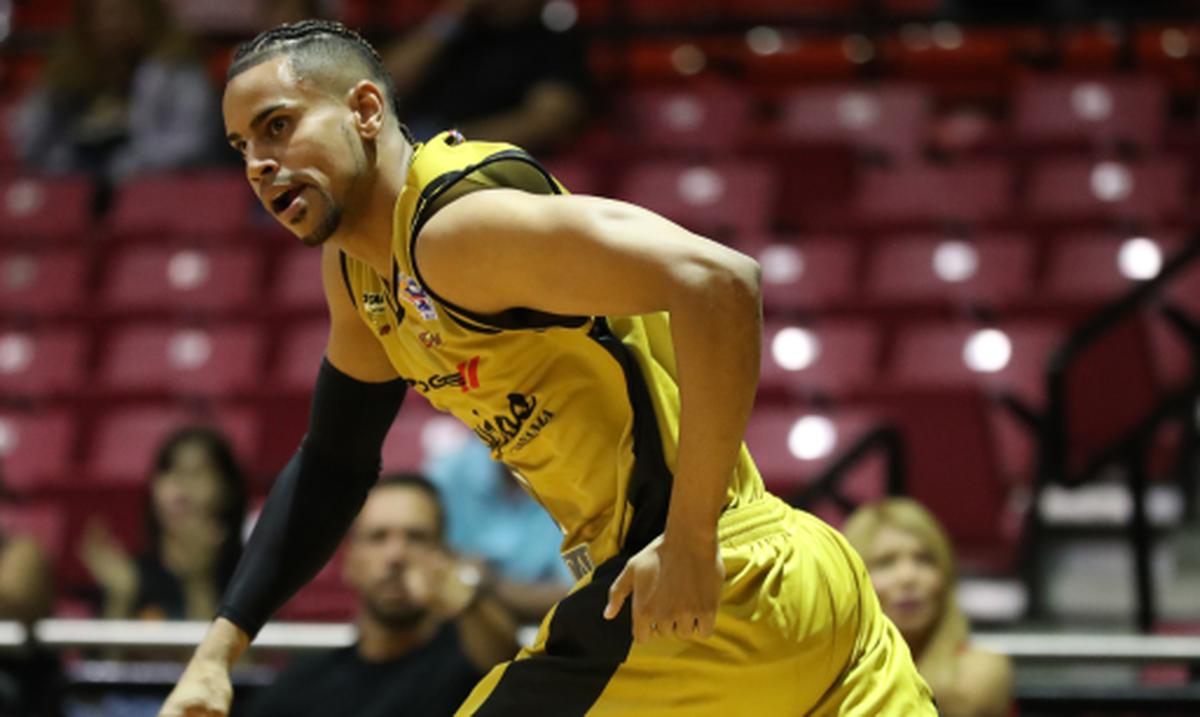 Gian Clavell estampa su firma con los Mavericks - Primera Hora