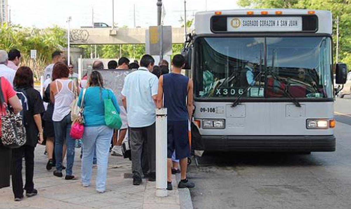 Critican vecinos de Río Piedras cierre de terminal de guaguas de la AMA ...