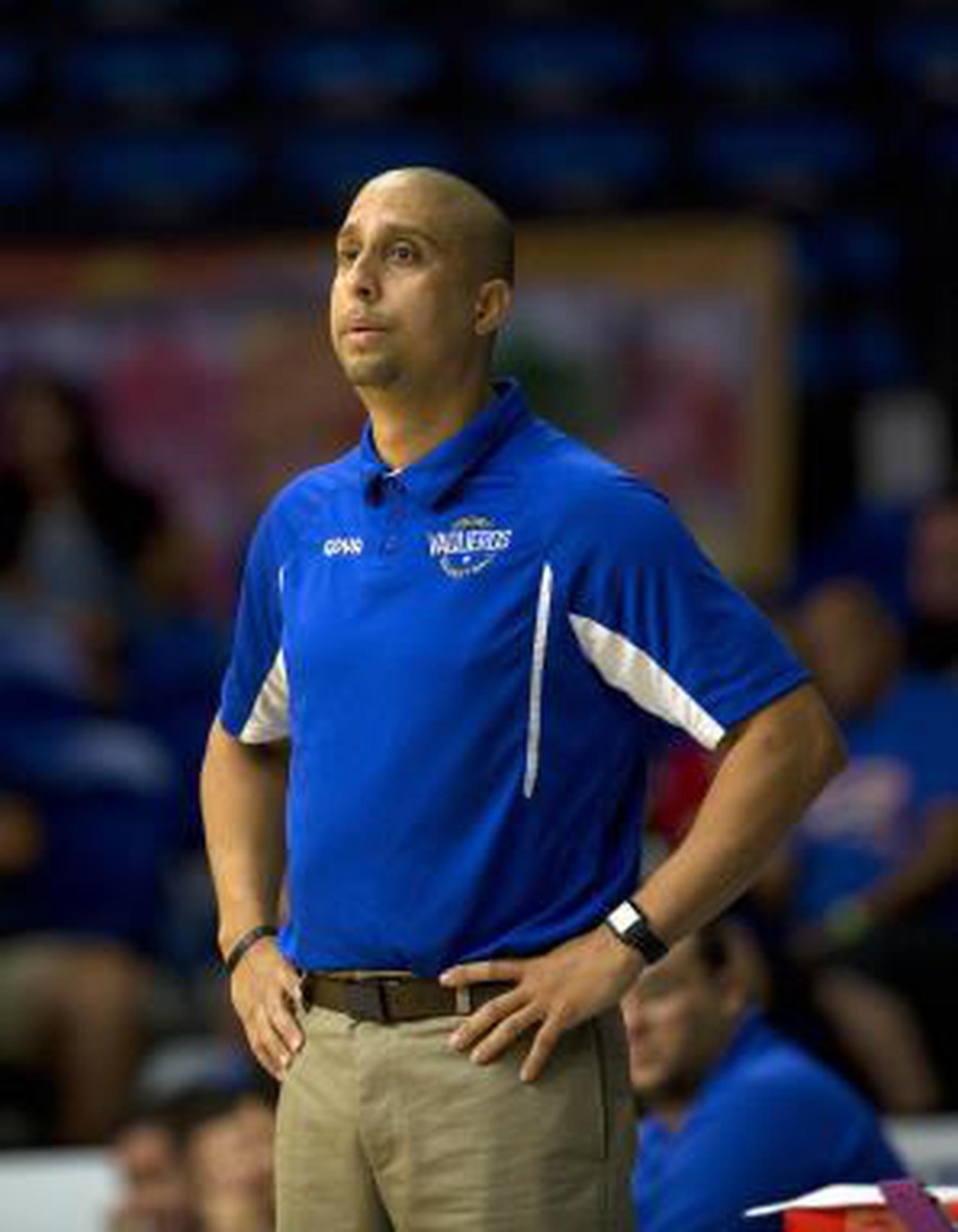 Nelson Colón firma con los Vaqueros hasta el 2021 - Primera Hora