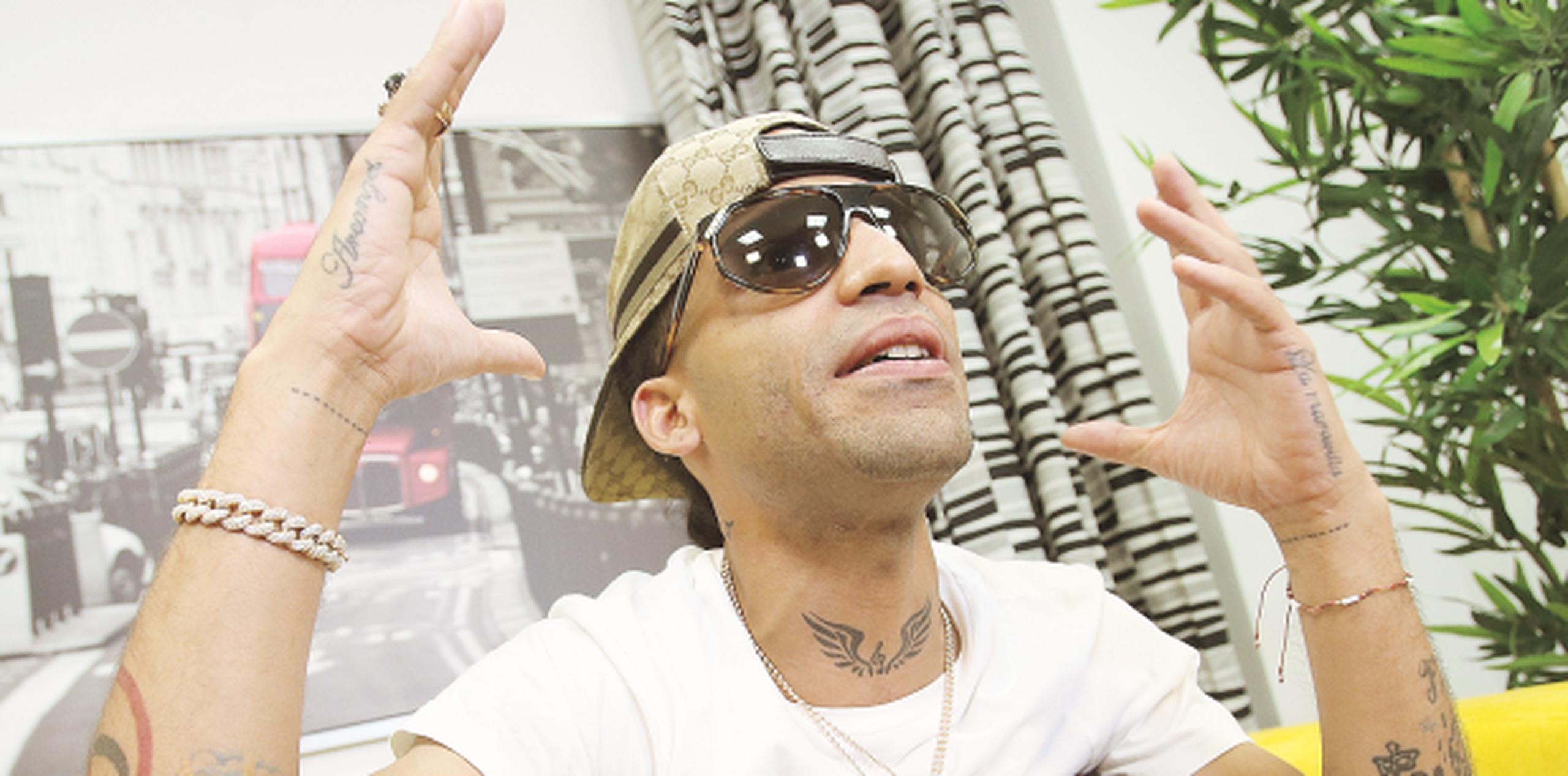 Fuerte tiraera entre Arcángel y Kendo Kaponi - Primera Hora