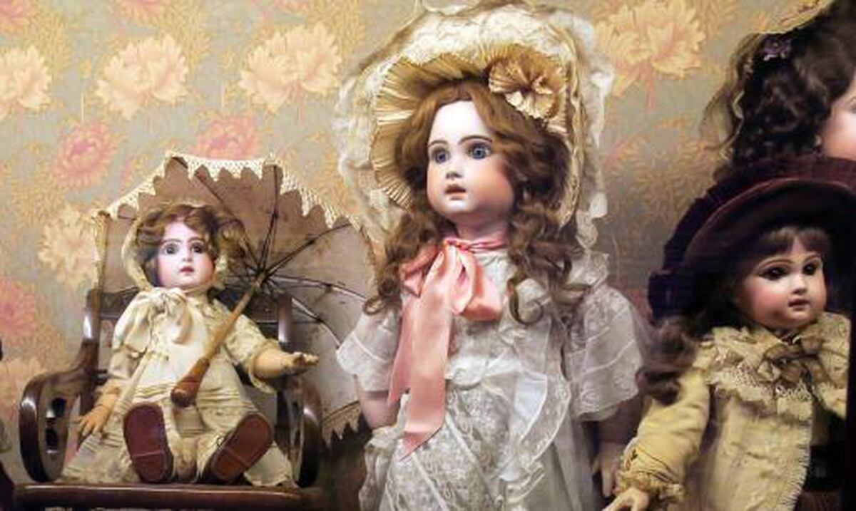 Descubre cómo es la colección de muñecas antiguas más importante de ...