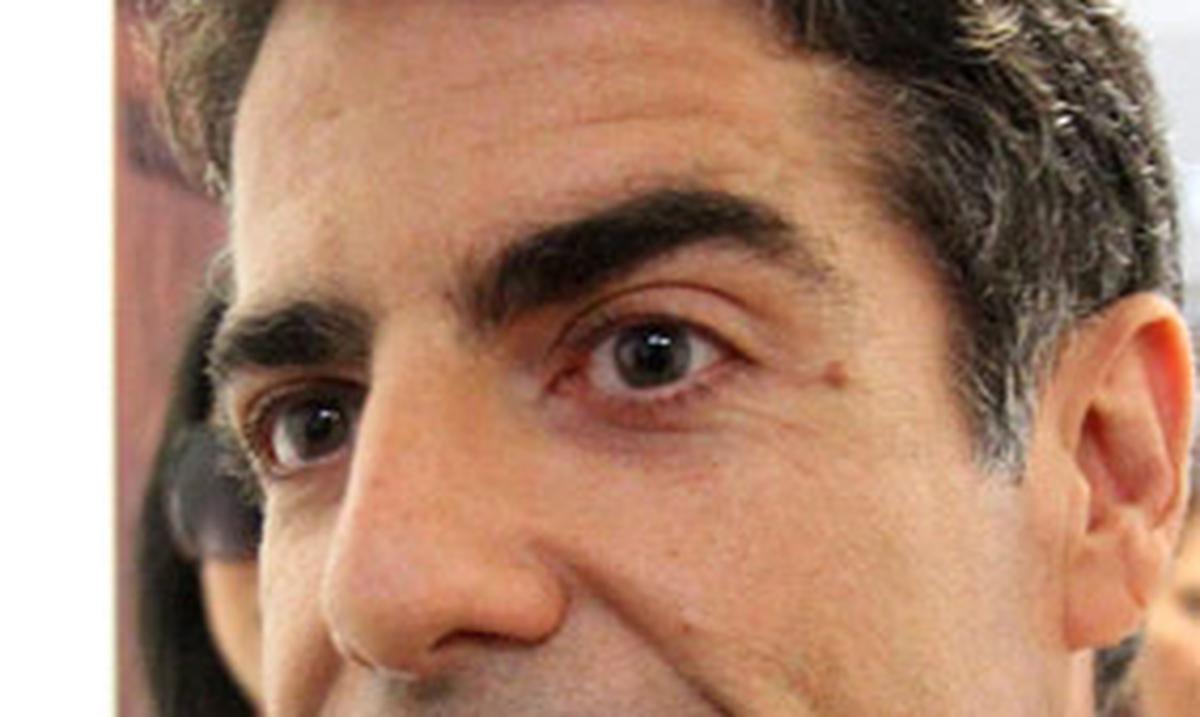 Tranquilo y relajado en Puerto Rico el ex senador Roberto Arango ...