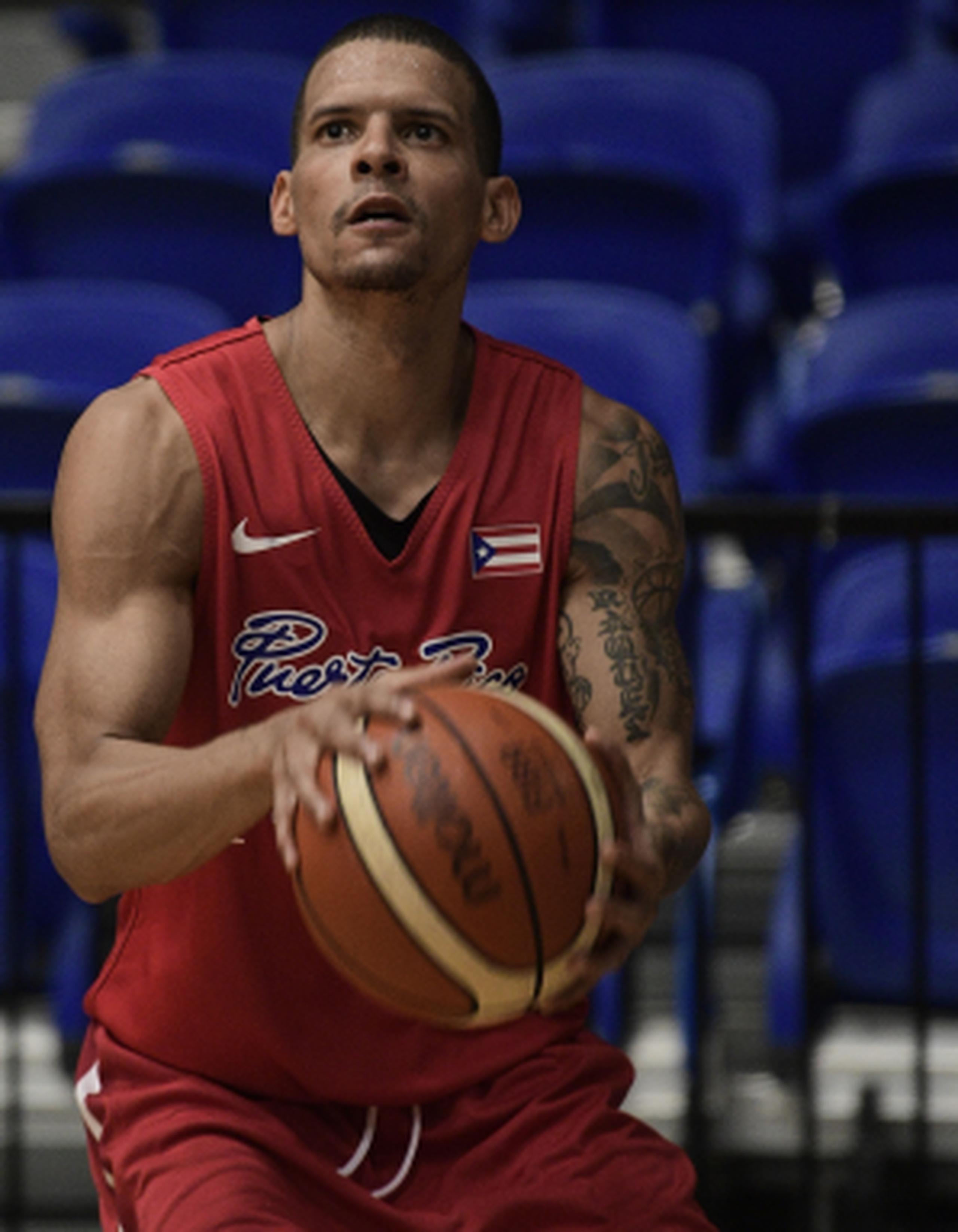 Denis Clemente cumplió con la Federación de Baloncesto - Primera Hora