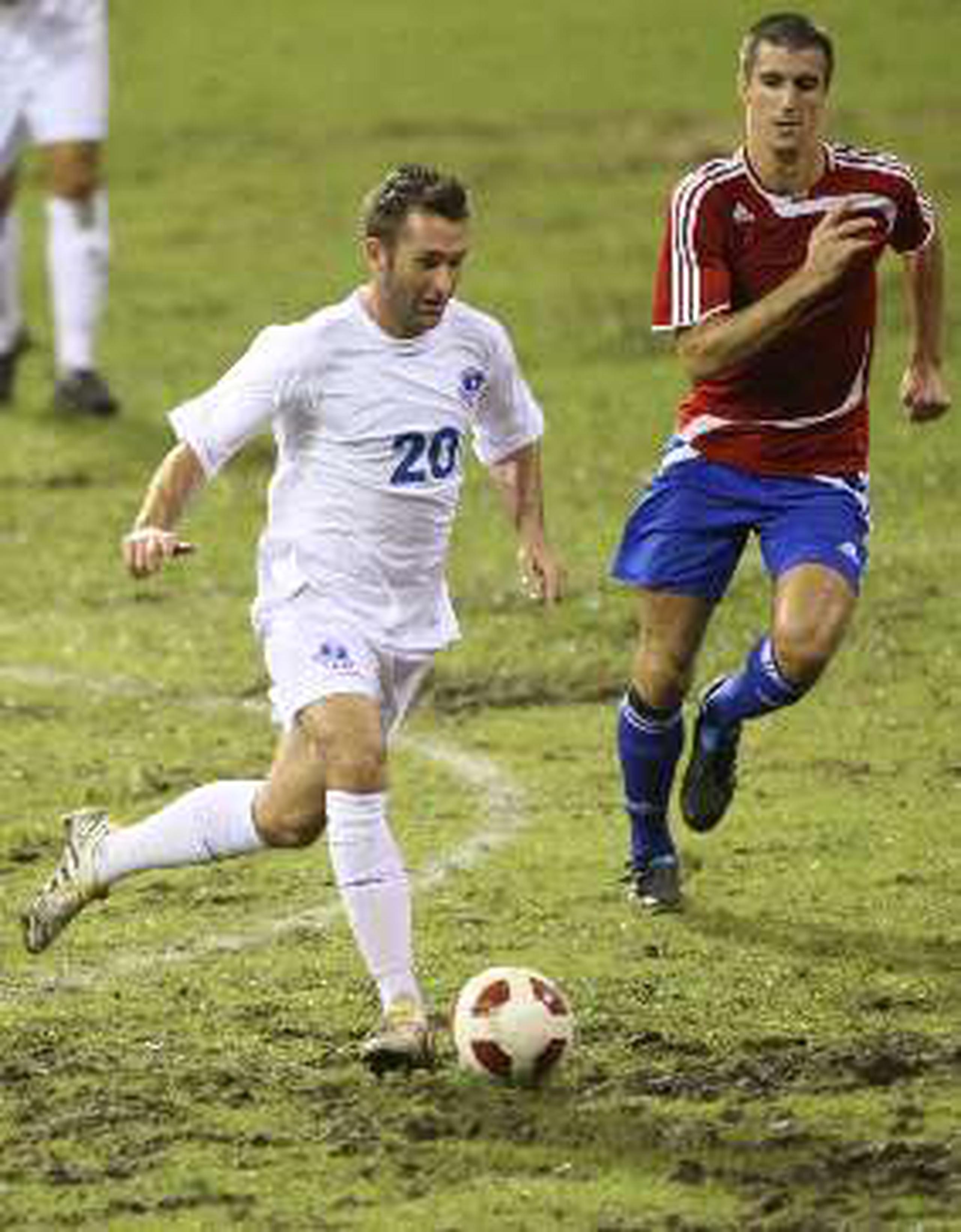 El terreno del estadio Juan Ramón Loubriel es un desastre - Primera Hora