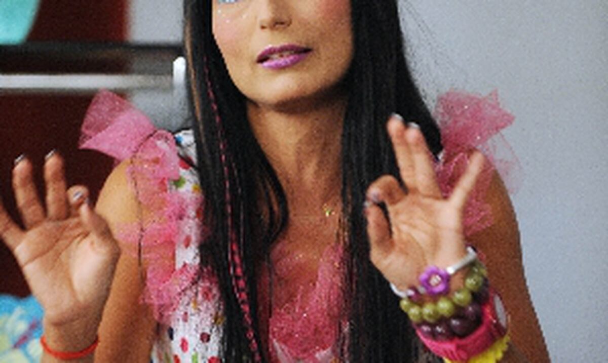 “Lady Trágica” le hace la vida de cuadritos a “Lady Mágica” - Primera Hora