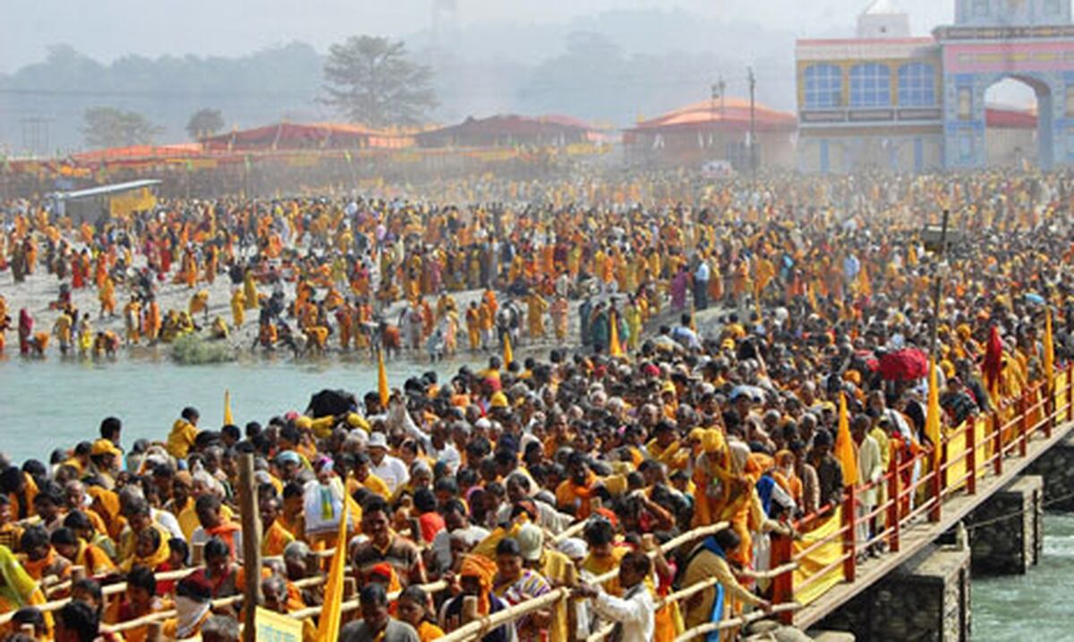 Perecen 16 personas durante ceremonia religiosa en la India - Primera Hora