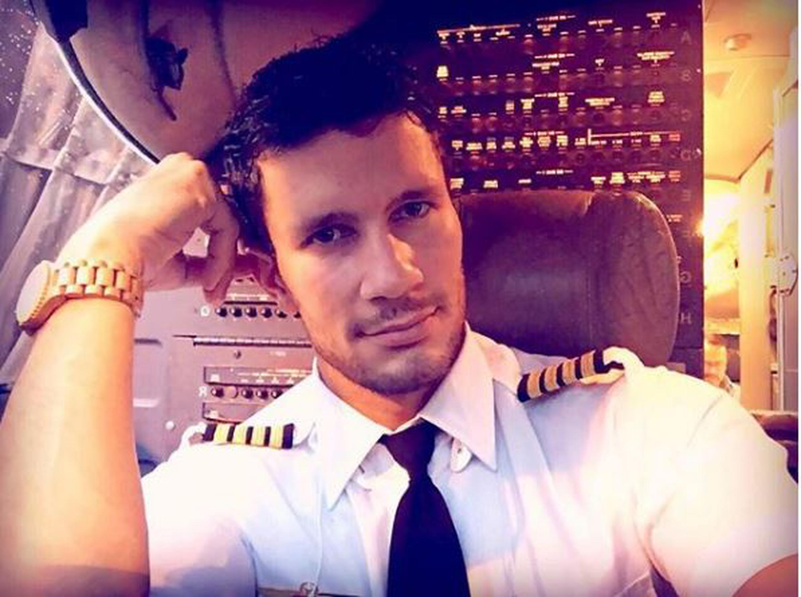 Sexy piloto boricua cautiva las redes sociales - Primera Hora