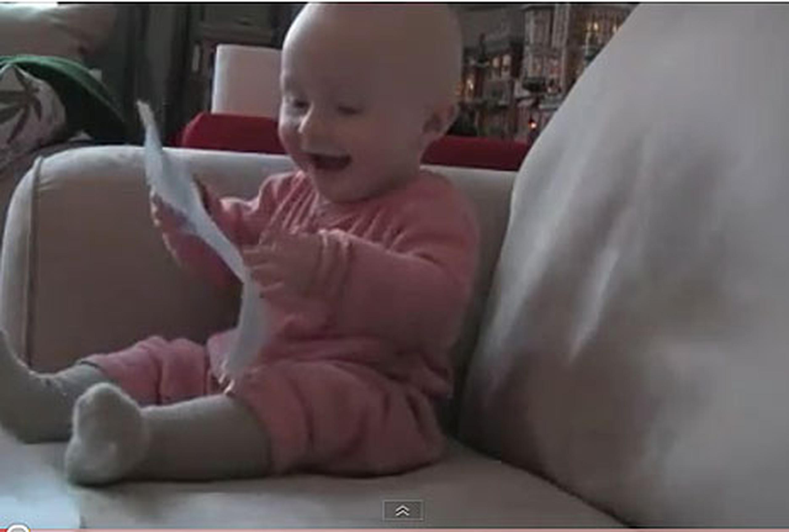 Bebé ríe sin control y se vuelve famoso en YouTube - Ve vídeo - Primera ...