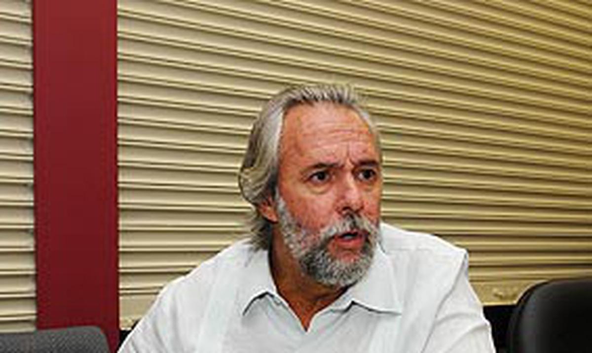 Sorprendido Johnny Rullán con su destitución - Primera Hora