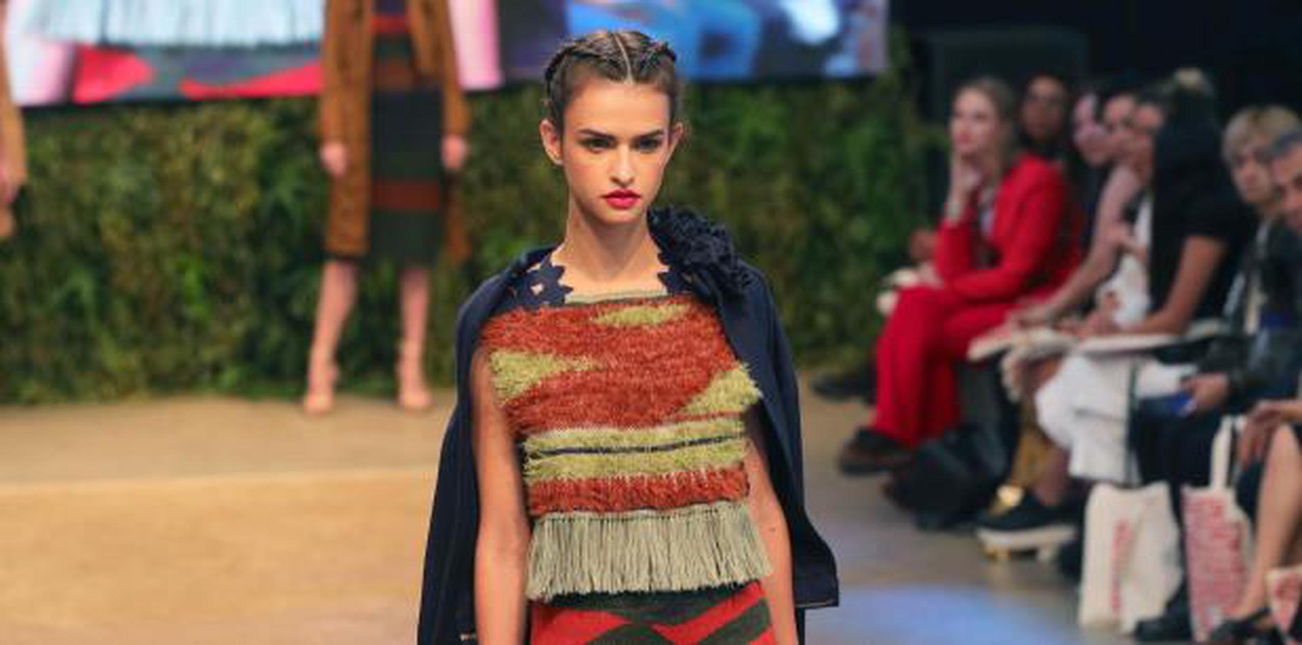 Jóvenes diseñadores peruanos usan fibra orgánica para ropa - Primera Hora