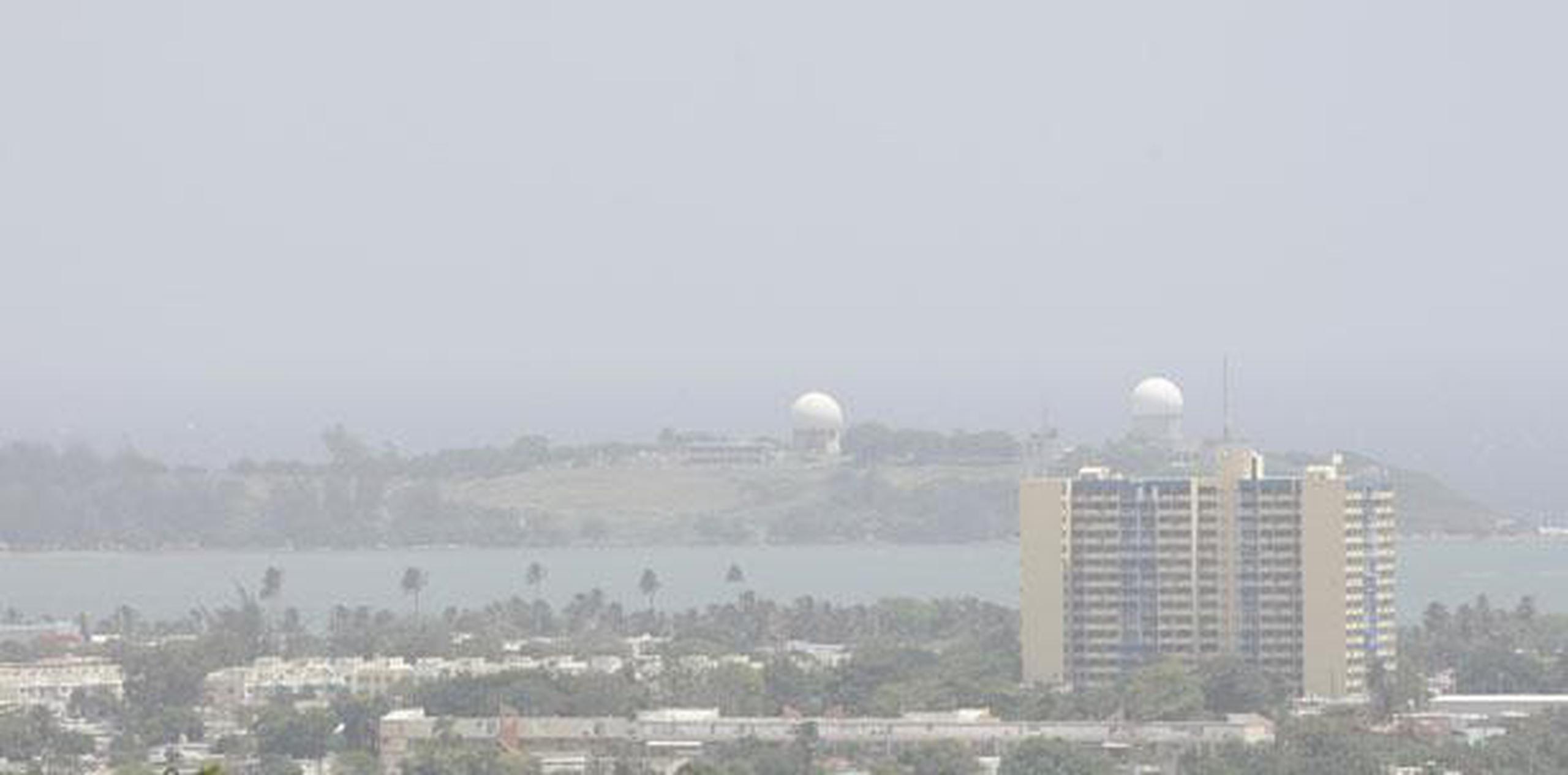 Bruma y aguaceros dominarán las condiciones del clima - Primera Hora