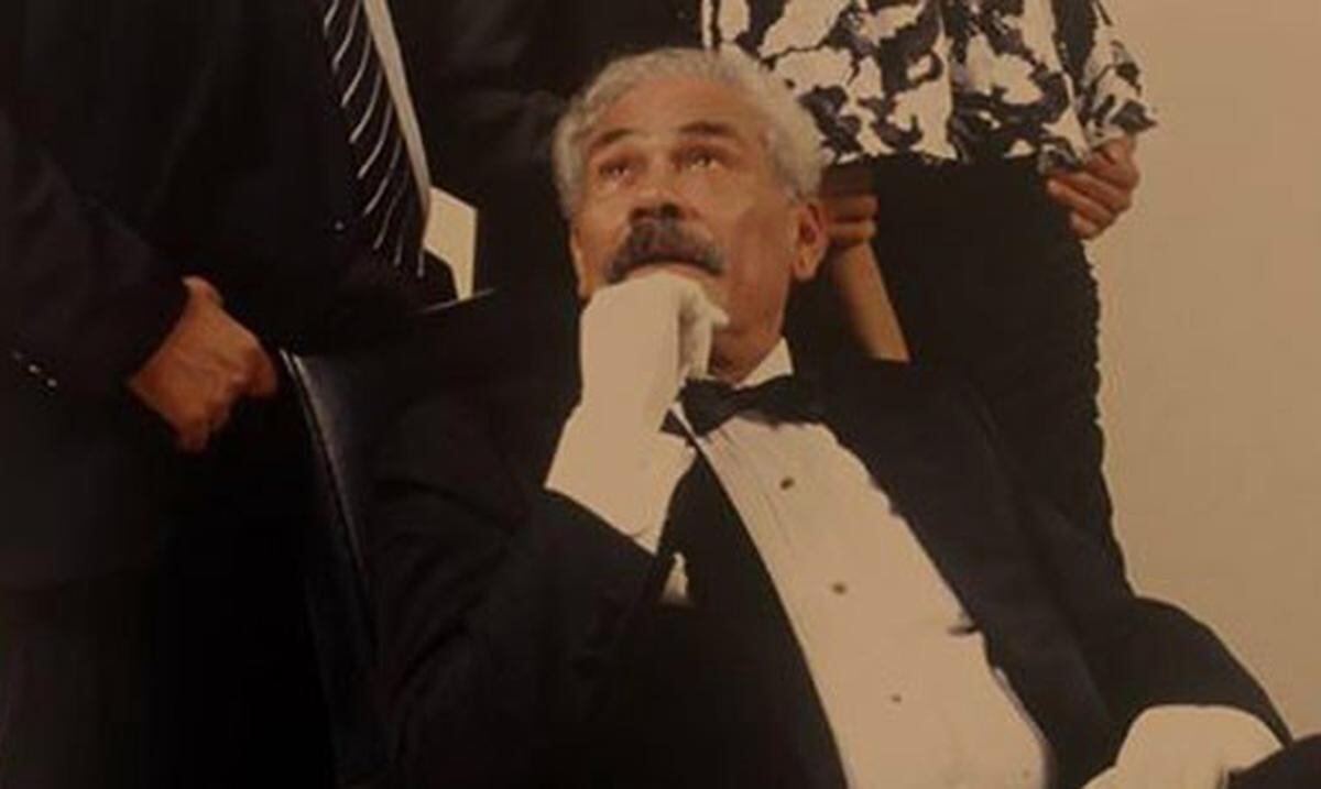 Guardia de honor para actor Benjamín Morales - Primera Hora