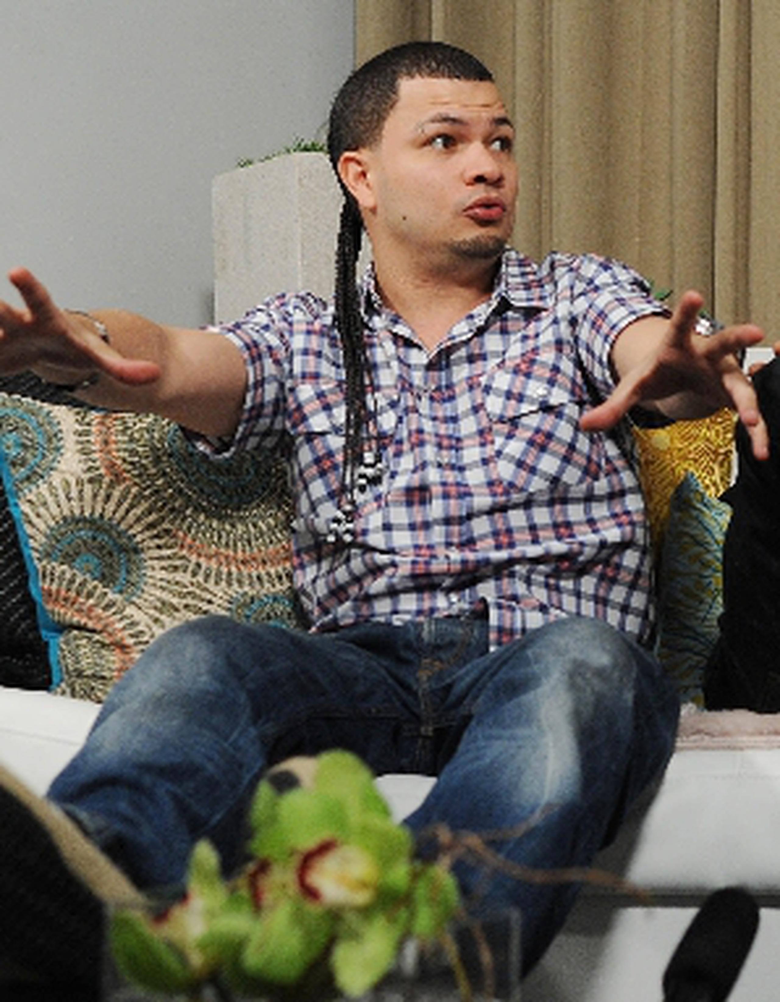 Jowell llama a sus fanáticos a la cordura tras lío en Facebook ...