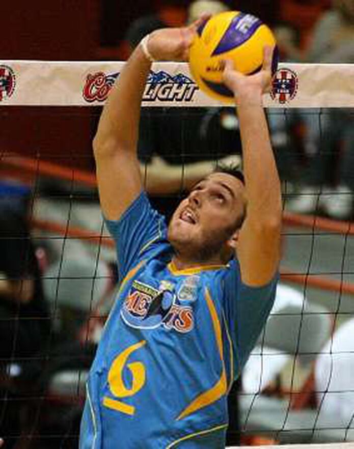 Ángel Pérez salió como nuevo del quirófano - Primera Hora