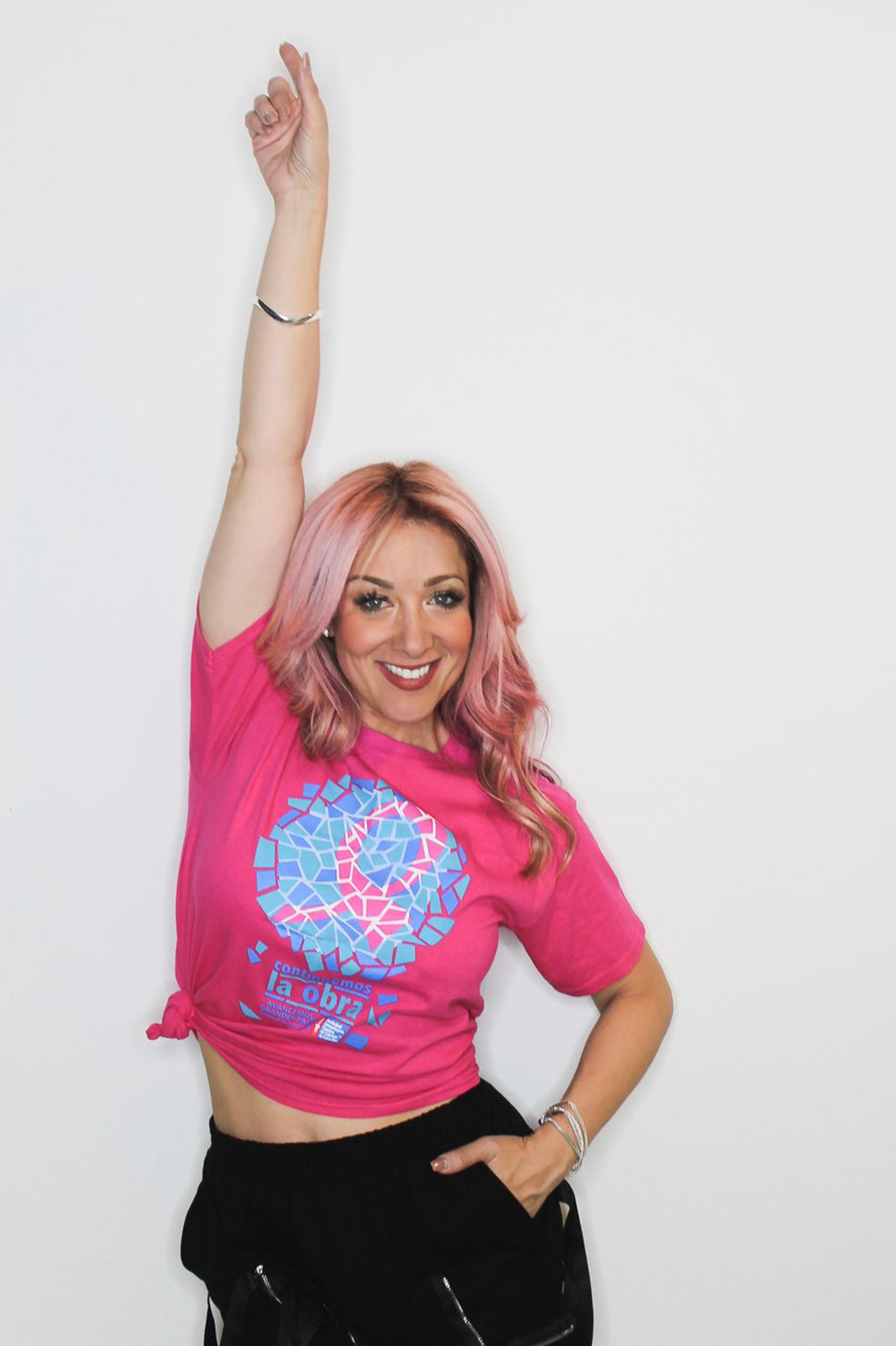 Nashalí Enchautegui ahora tiene el pelo rosita - Primera Hora