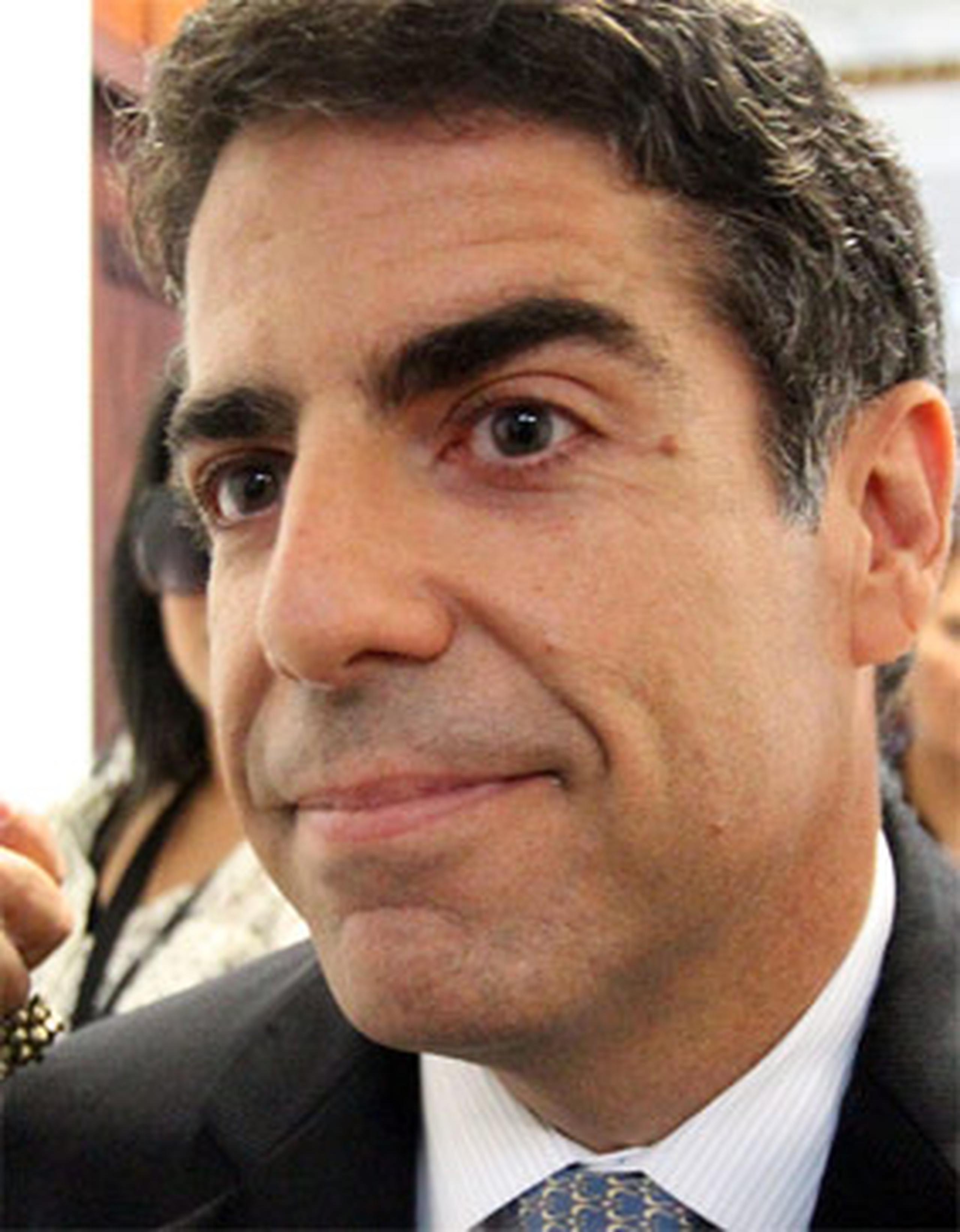 Tranquilo y relajado en Puerto Rico el ex senador Roberto Arango ...