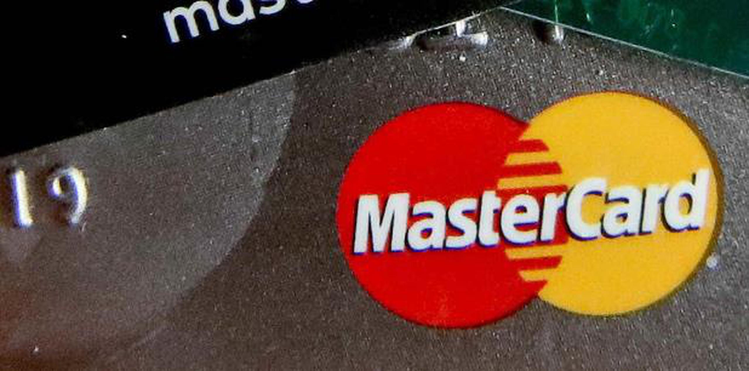 Mastercard permitirá que personas transgénero usen su nombre - Primera Hora