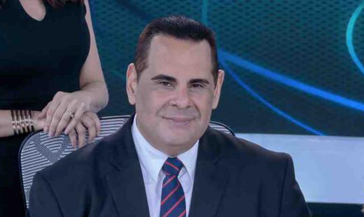 Telerreportero David Reyes sufre infarto - Primera Hora