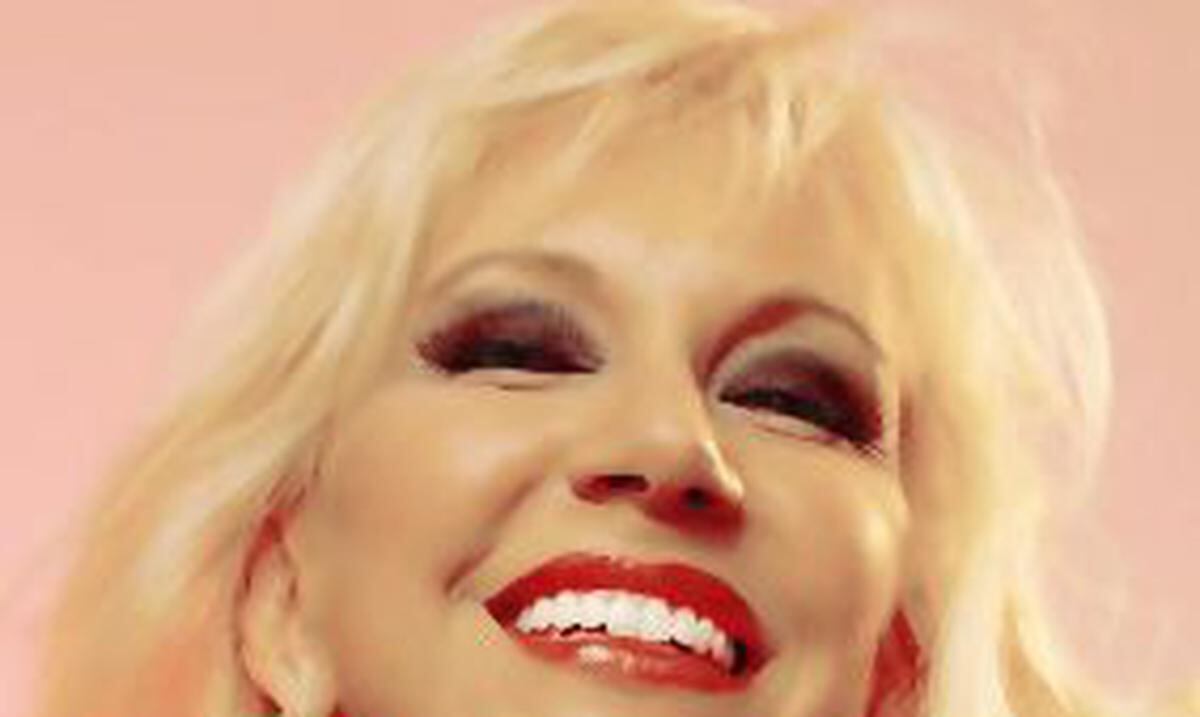 Entusiasmada Lissette Álvarez - Primera Hora