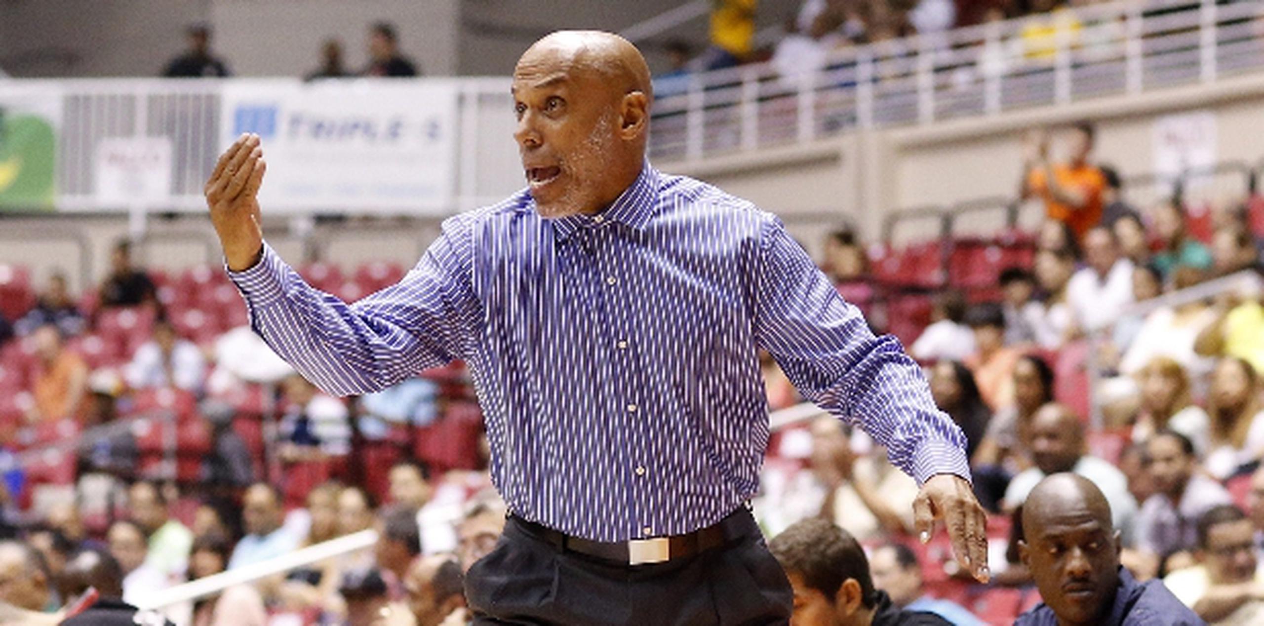 Carlos Calcaño no piensa en premios individuales - Primera Hora