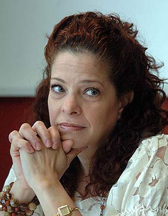 Suzette Bacó sufre desmayo durante grabación - Primera Hora