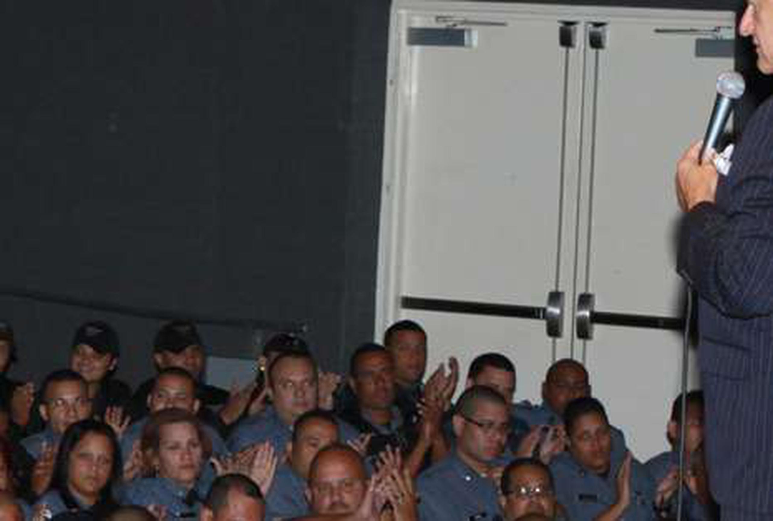 Alcalde de Guaynabo otorga aumento a la Policía Municipal - Primera Hora