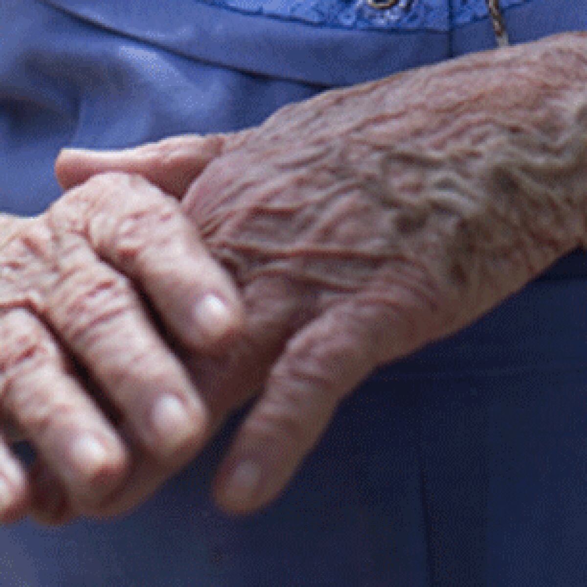 Una mujer tuvo por 50 años un feto muerto en su vientre - Primera Hora