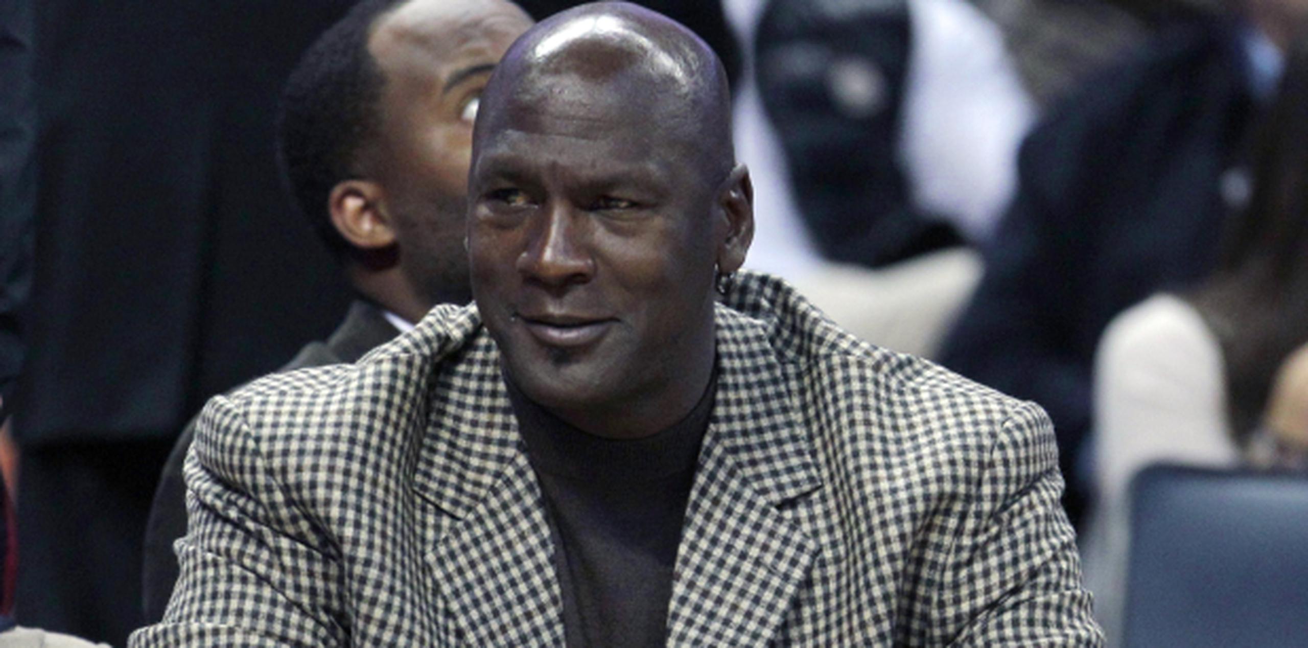Michael Jordan repite como el atleta retirado con más dinero - Primera Hora