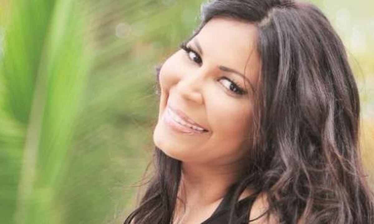 Taína se aleja de la iglesia - Primera Hora