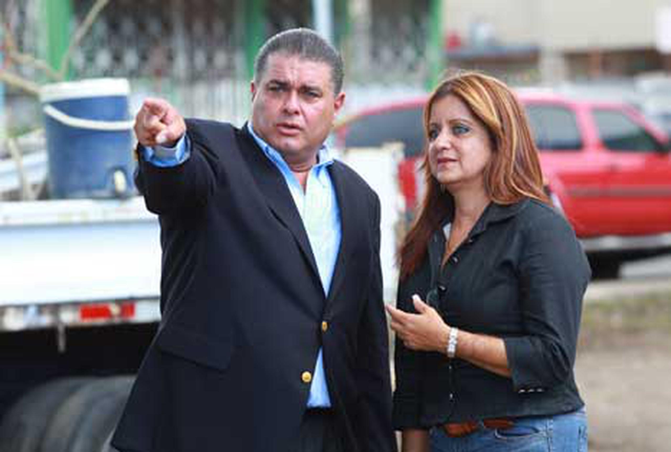 Santini asegura que atiende problemas del Caño Martín Peña - Primera Hora