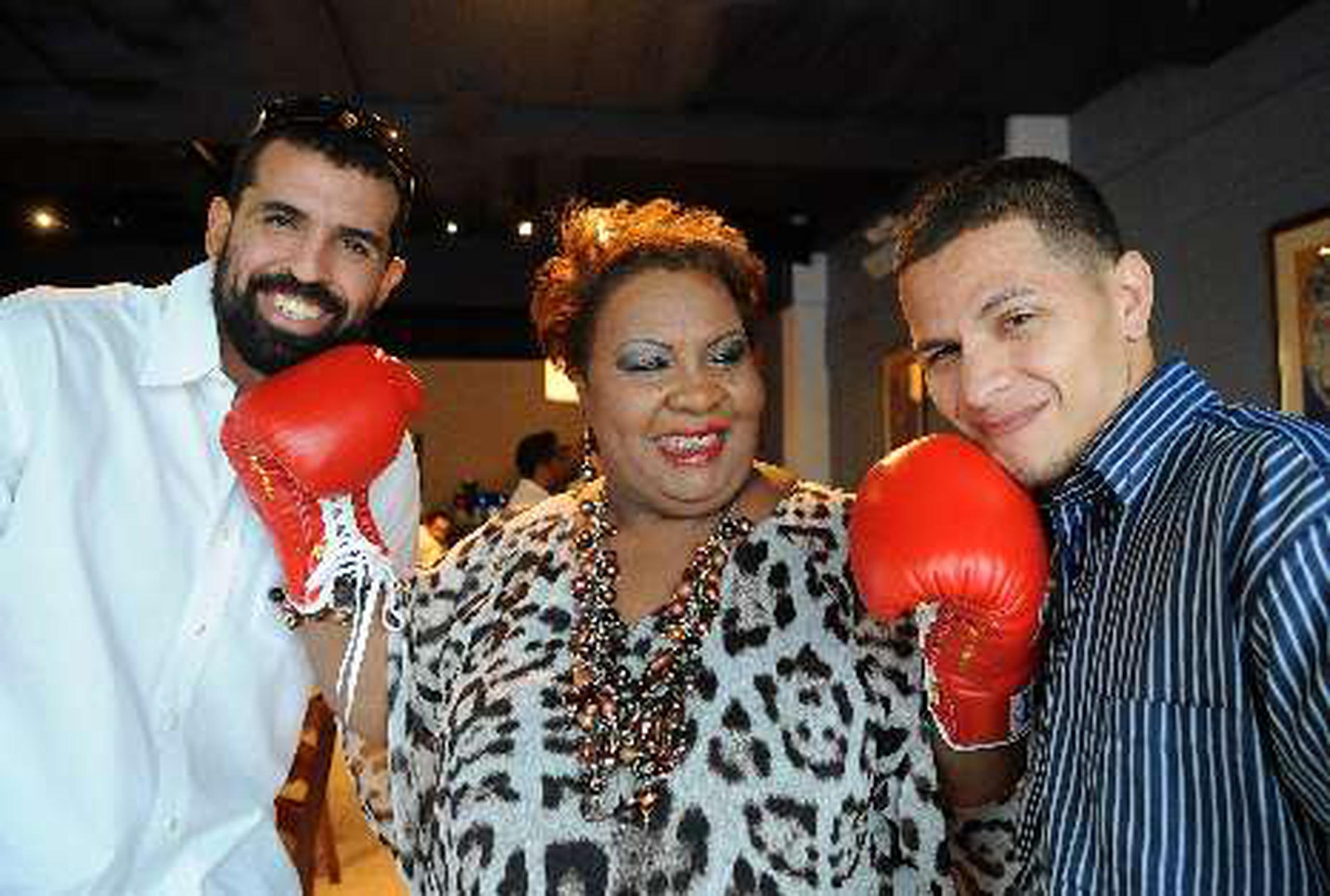 Alcaldesa Perza es una fiebrúa del boxeo - Primera Hora