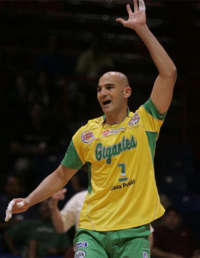 En nueva faceta Gerardo Iván Fronteras - Primera Hora