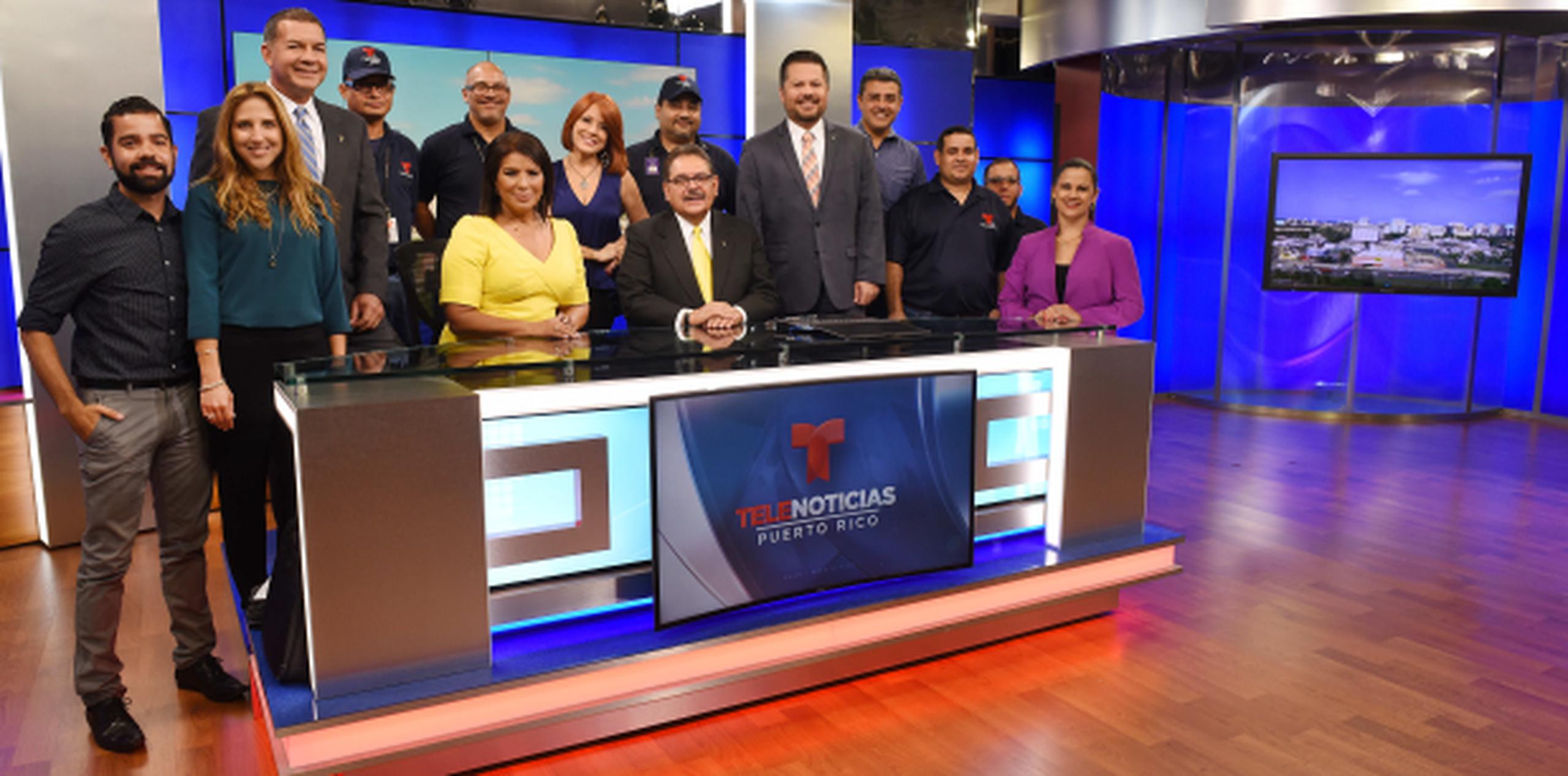Equipo de Telenoticias se “pompea” para llevar las noticias - Primera Hora