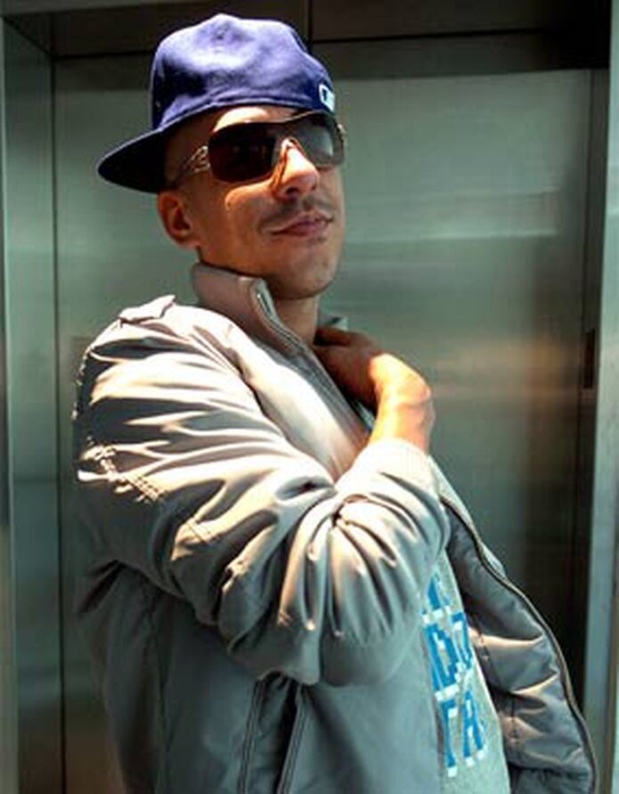 Reguetonero Yomo pierde su pasaporte y billetera en Condado - Primera Hora