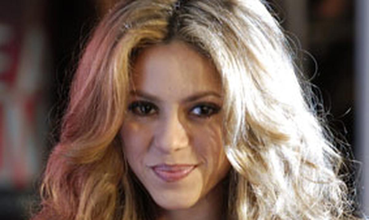 Obama designa a Shakira en comisión para educación de los hispanos ...