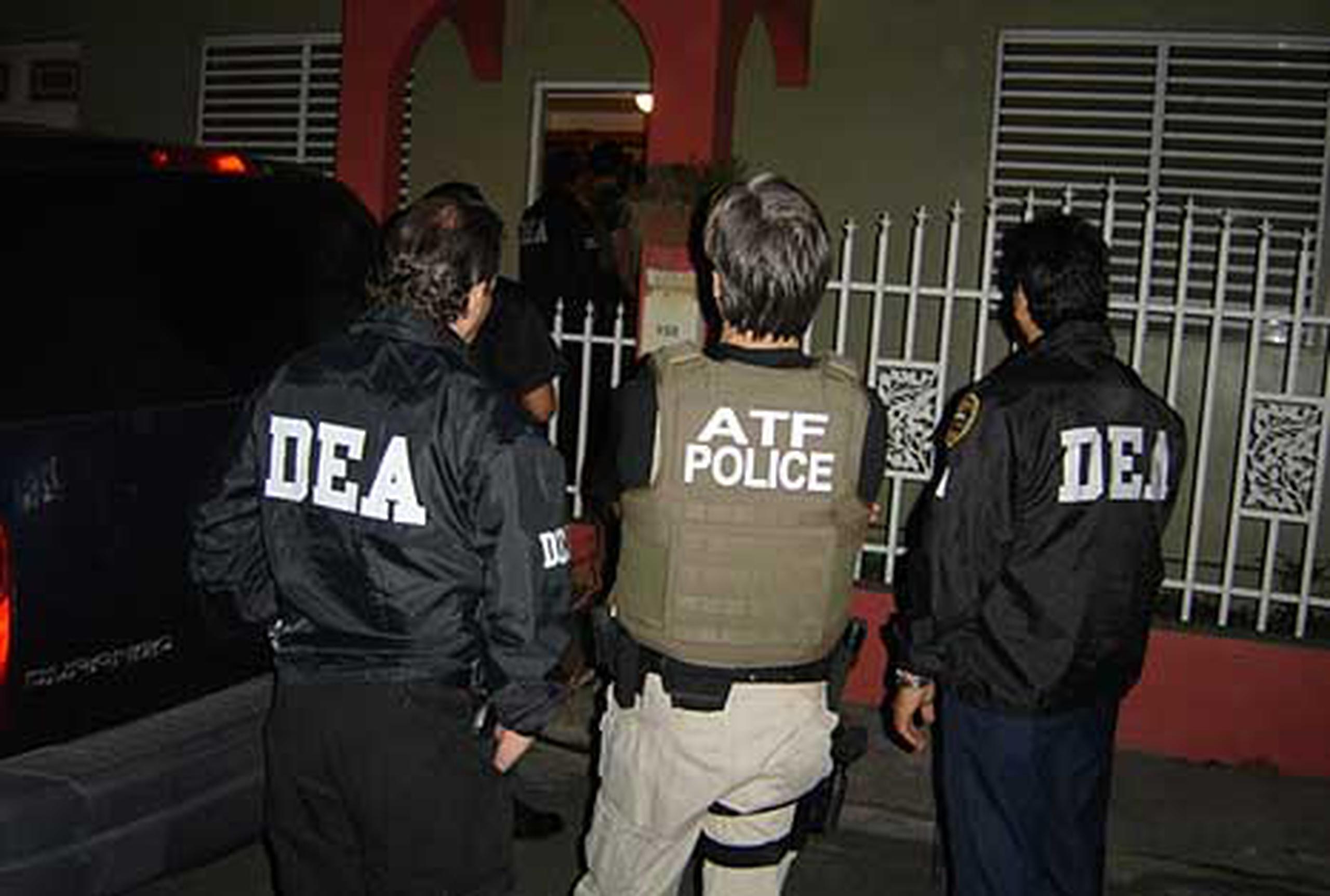 Arrestan a presunto líder de ganga de narcotraficantes - Primera Hora