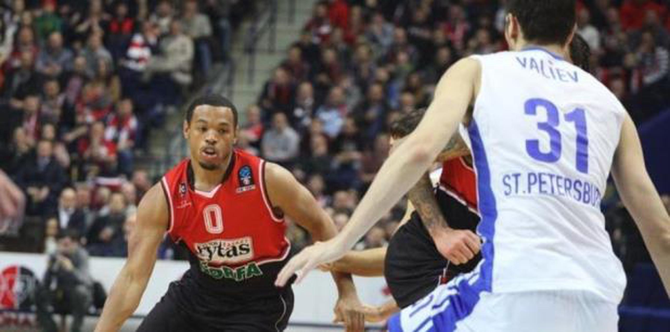 Santeros firman a Corey Fisher - Primera Hora