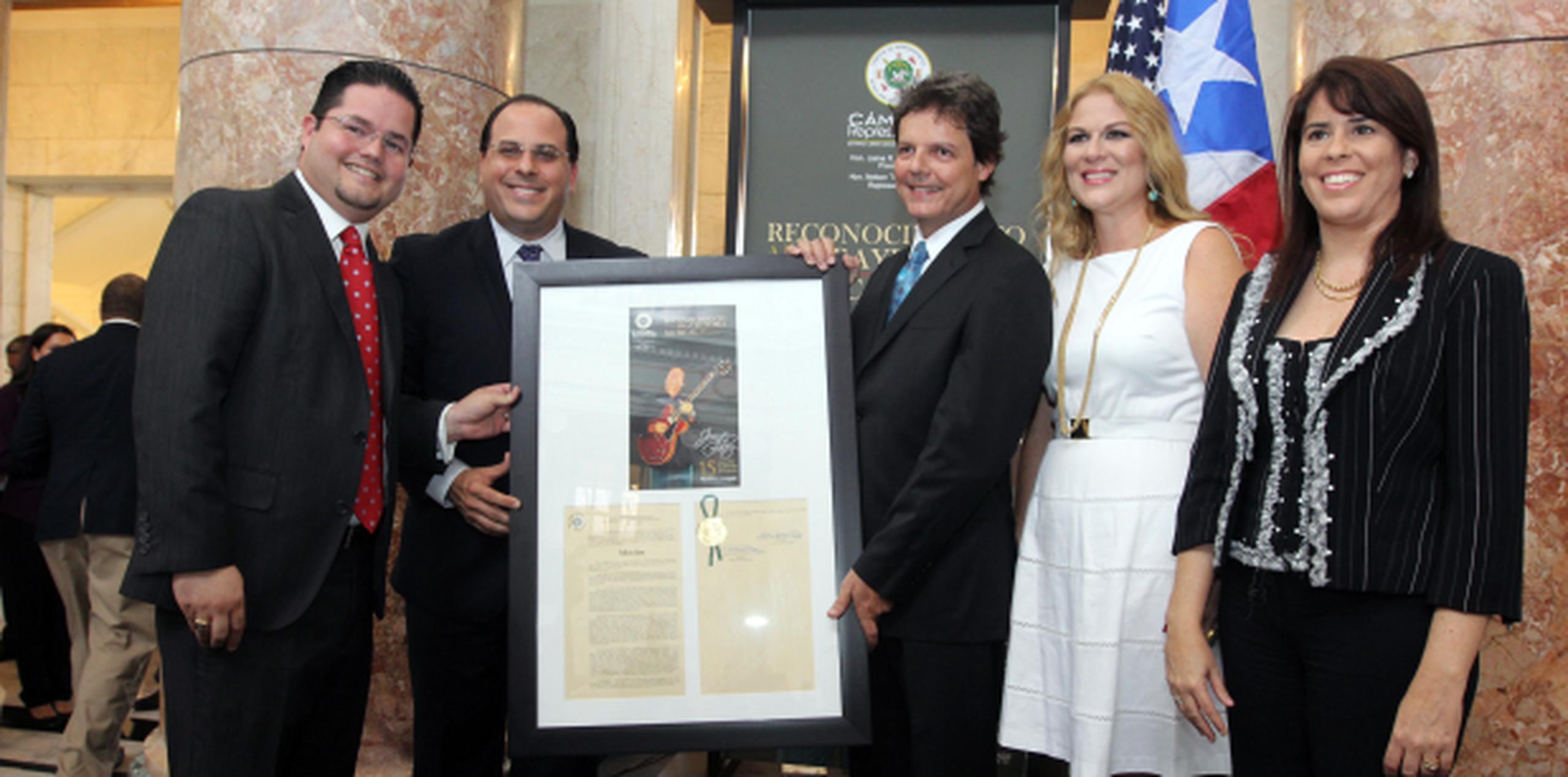 Cámara de Representantes homenajea al guitarrista Jorge Laboy - Primera ...