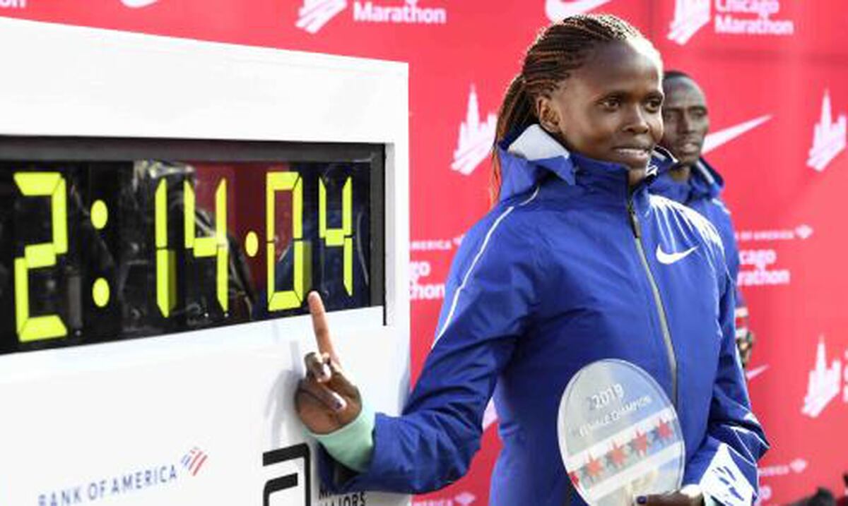 Establece nuevo récord mundial femenino en el maratón - Primera Hora