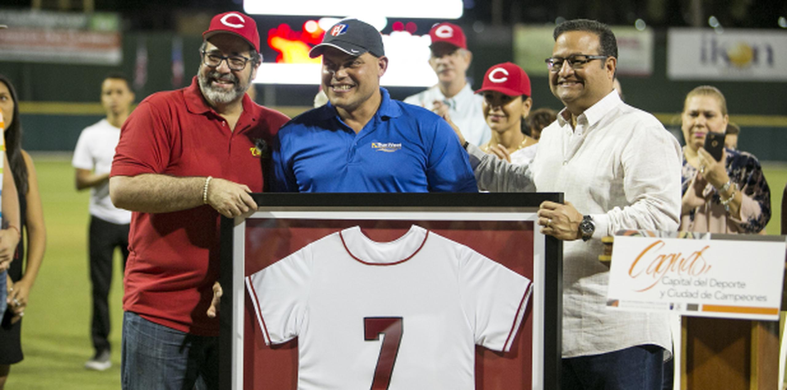 Criollos retiran número de Iván Rodríguez - Primera Hora