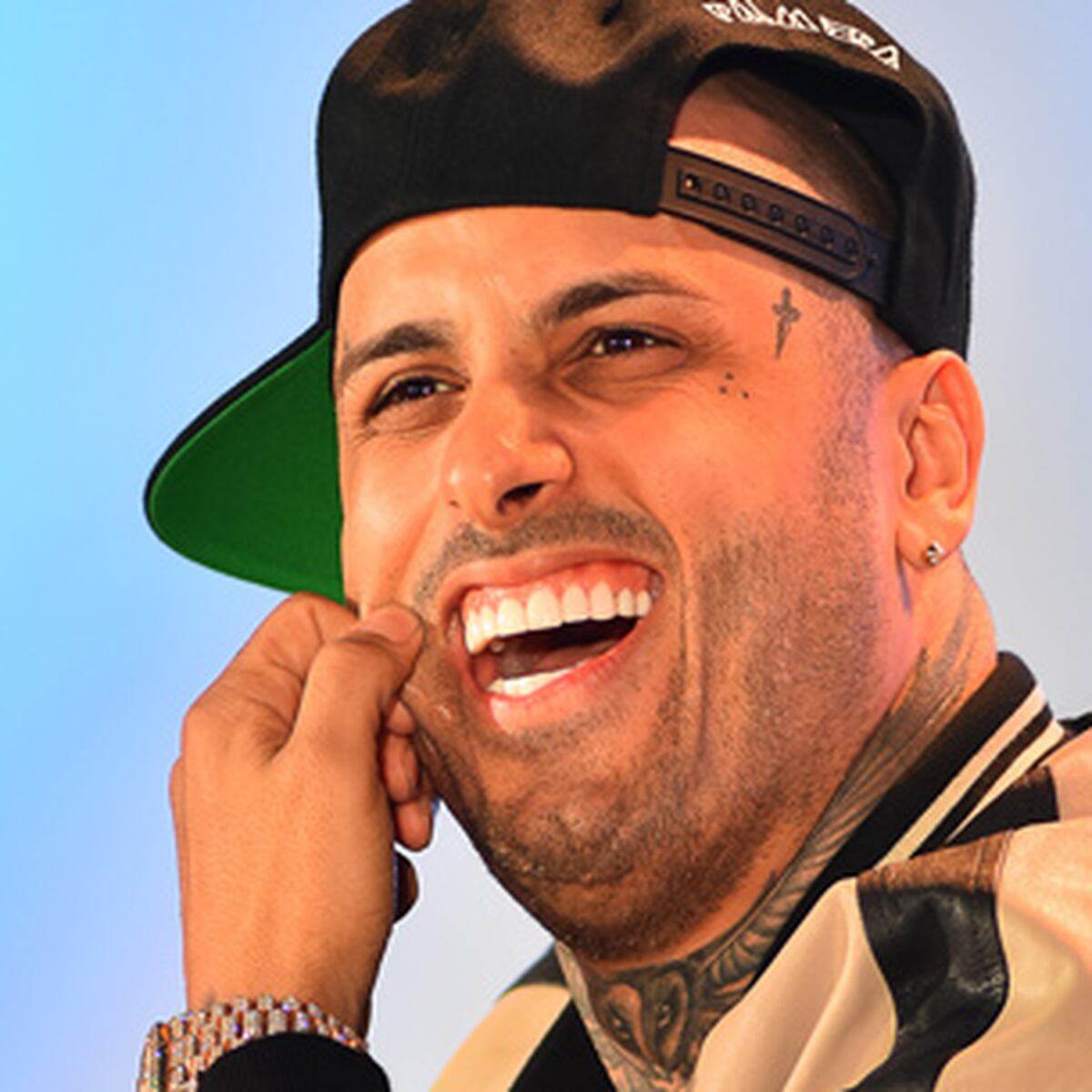Contento Nicky Jam con su premio Billboard - Primera Hora