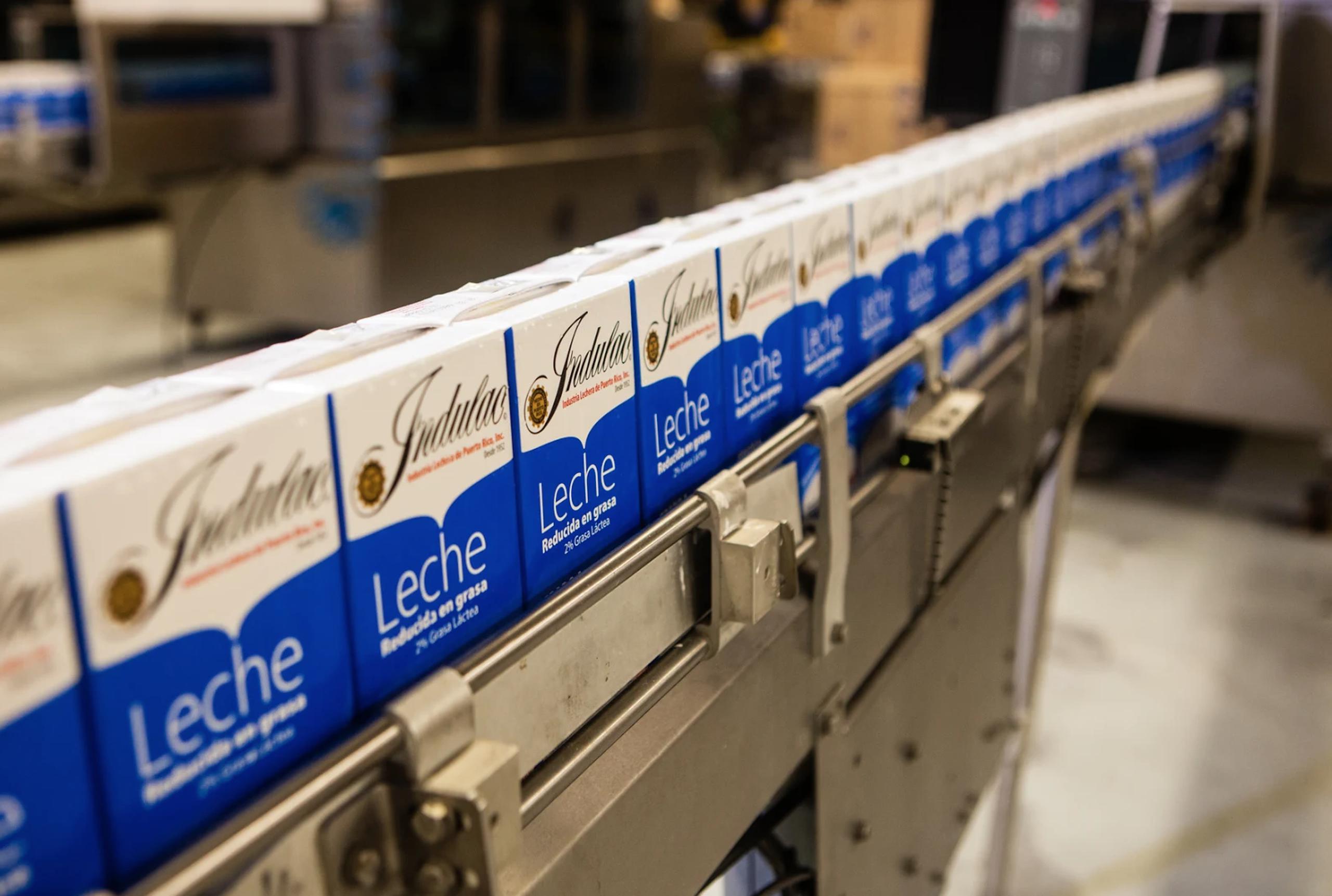 Empleados de INDULAC arrojan negativo al COVID-19 - Primera Hora