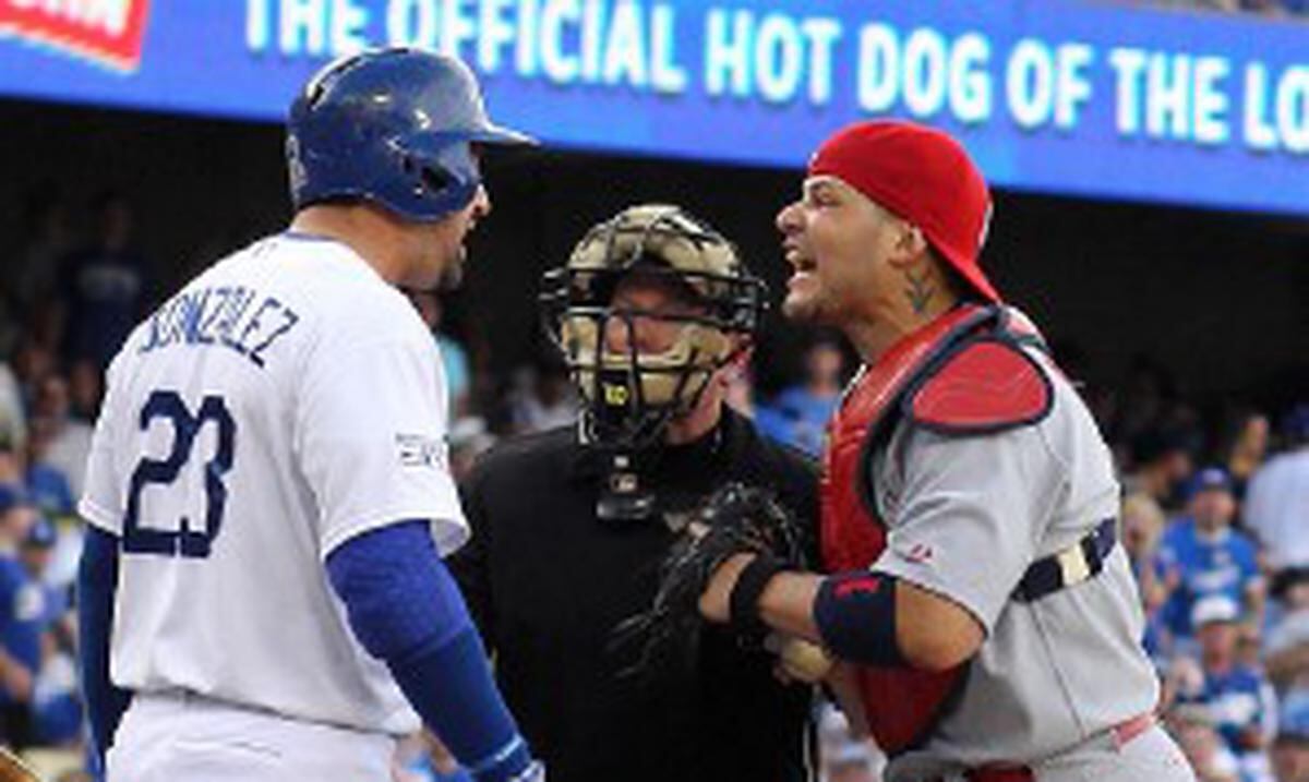 Yadier Molina reacciona sobre su encontronazo con Adrián González ...