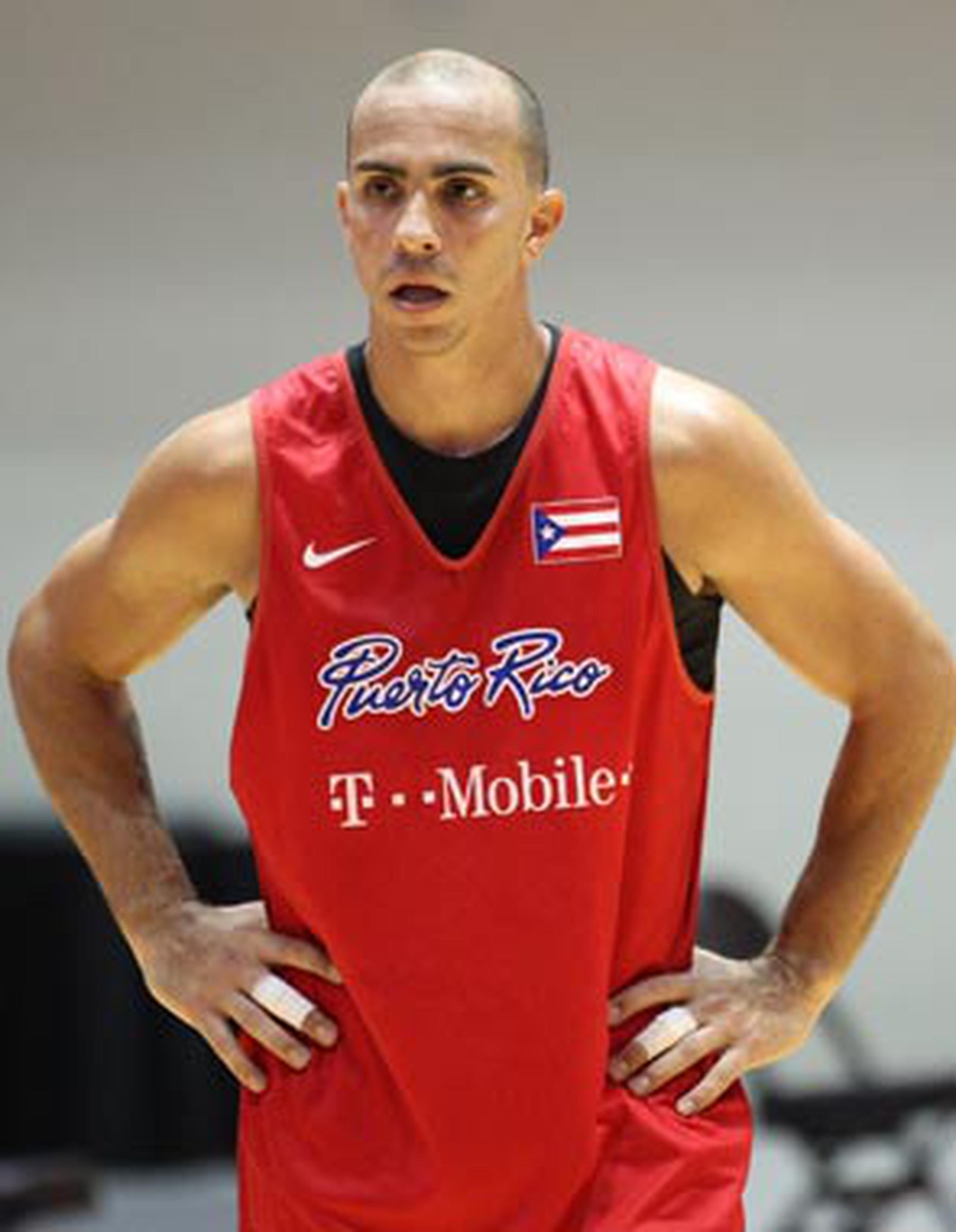 Carlos Arroyo espera jugar - Primera Hora