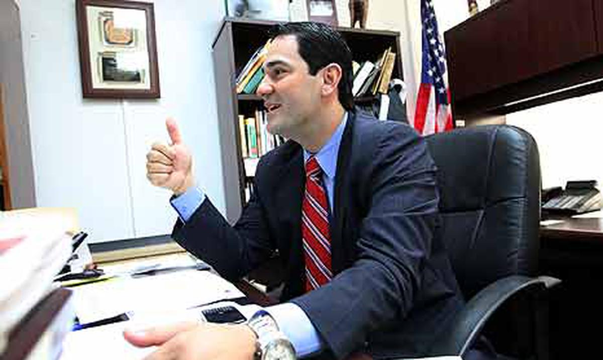 Informe que recomienda expulsión de Farinacci se verá mañana - Primera Hora