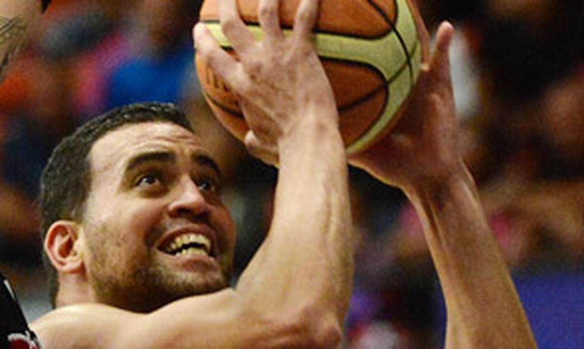 Manuel Narváez pacta con los Leones - Primera Hora