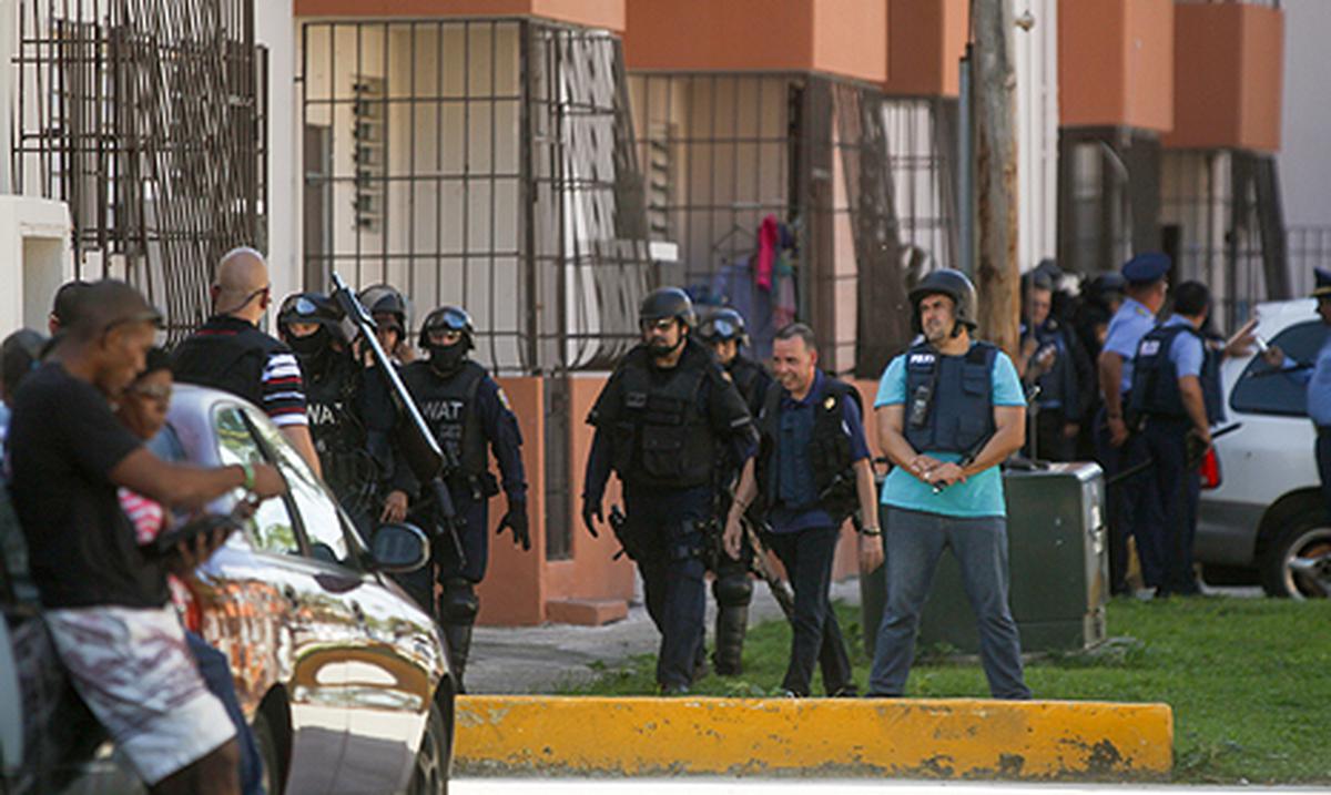 Motín en residencial Luis Lloréns Torres - Primera Hora